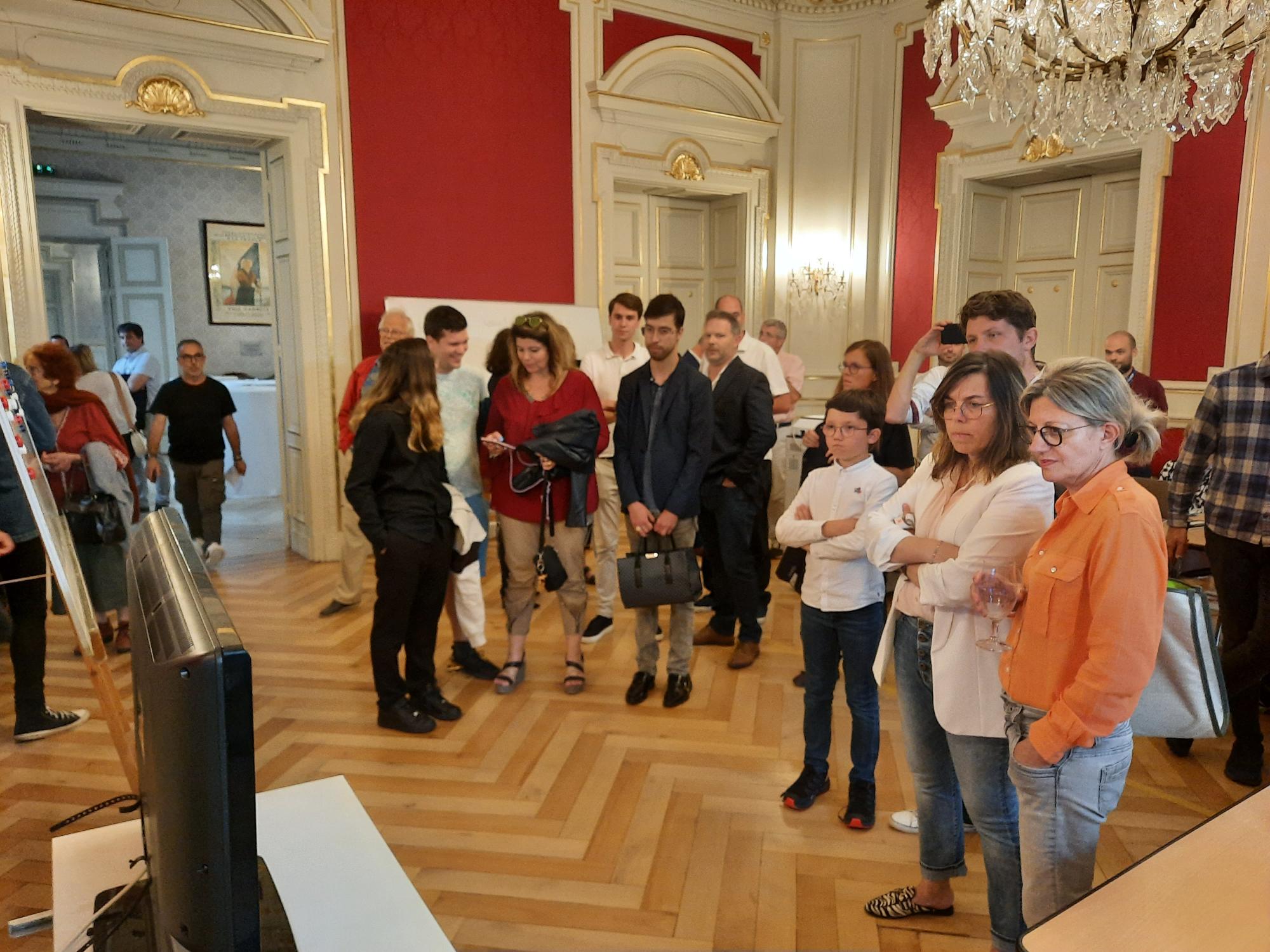 >> Suivez en direct les élections du 1° tour des élections Legislatives ...